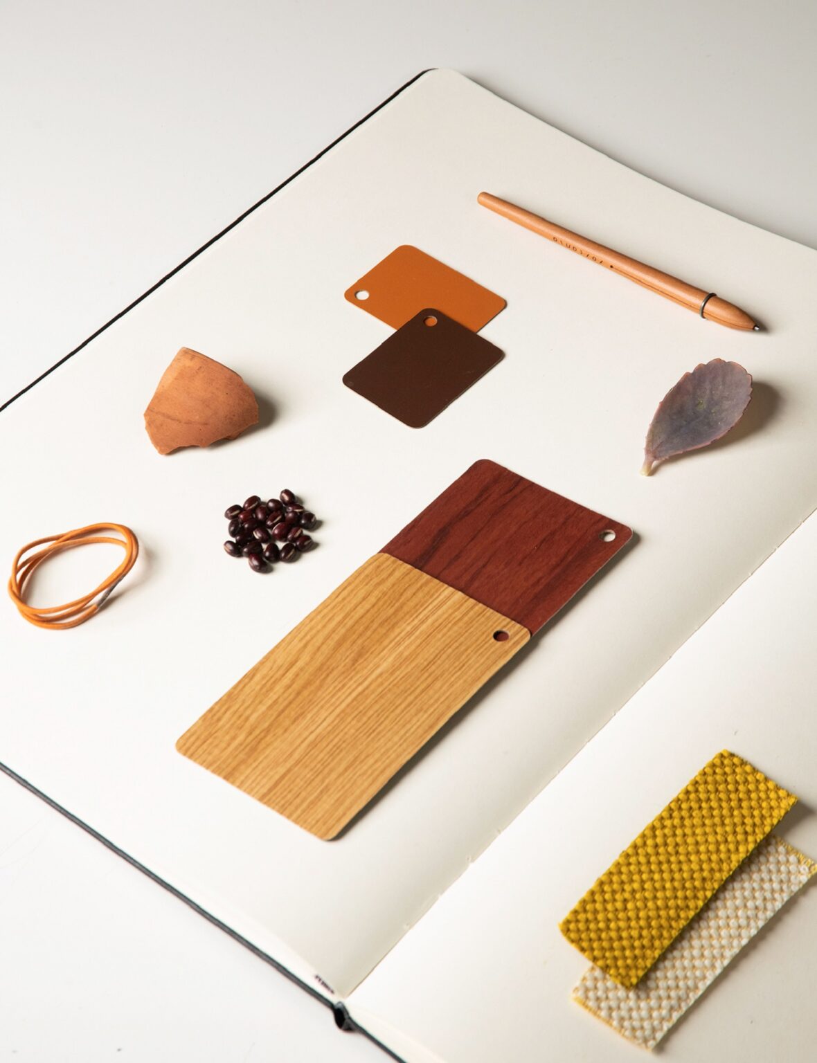 Colour research. Orange and yellow. | Abet Laminati
